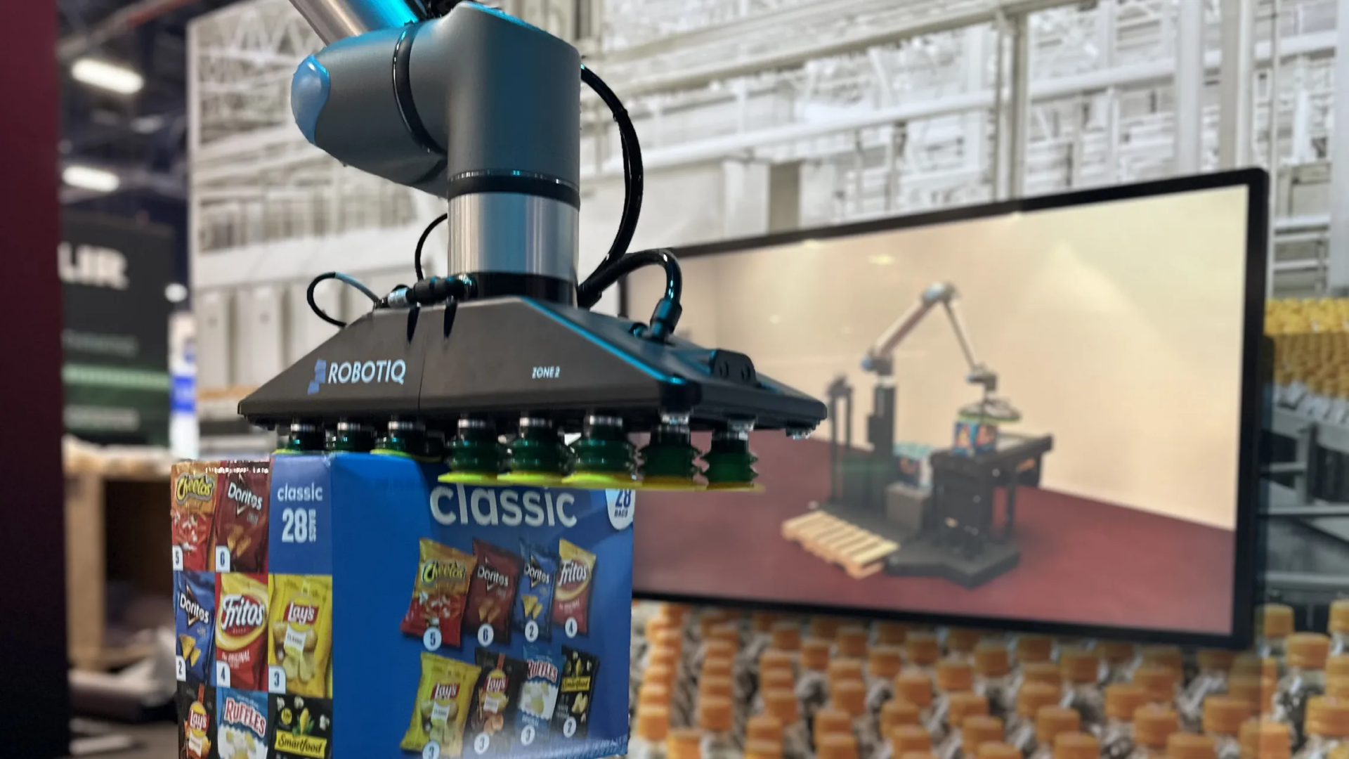 Universal Robots and Robotiq unveil next-generation palletizing ...